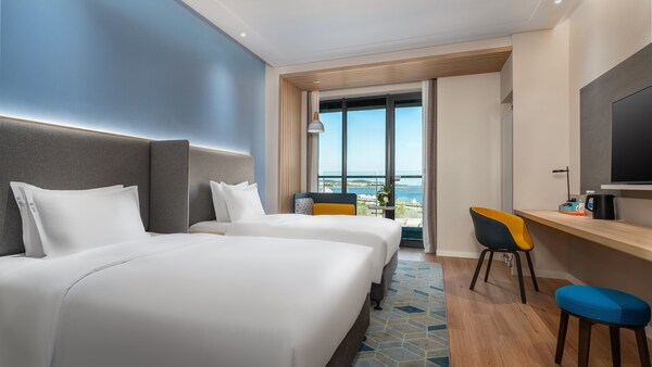Holiday Inn Express Dalian Golden Pebble Beach By Ihg - Dalian