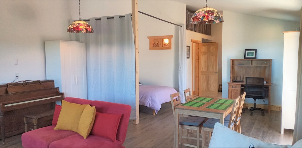 Red Roof Bed & Breakfast - Lunenburg