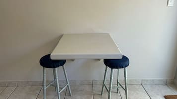 Quarto, 1 quarto, acessível, para fumantes | Opções para refeição