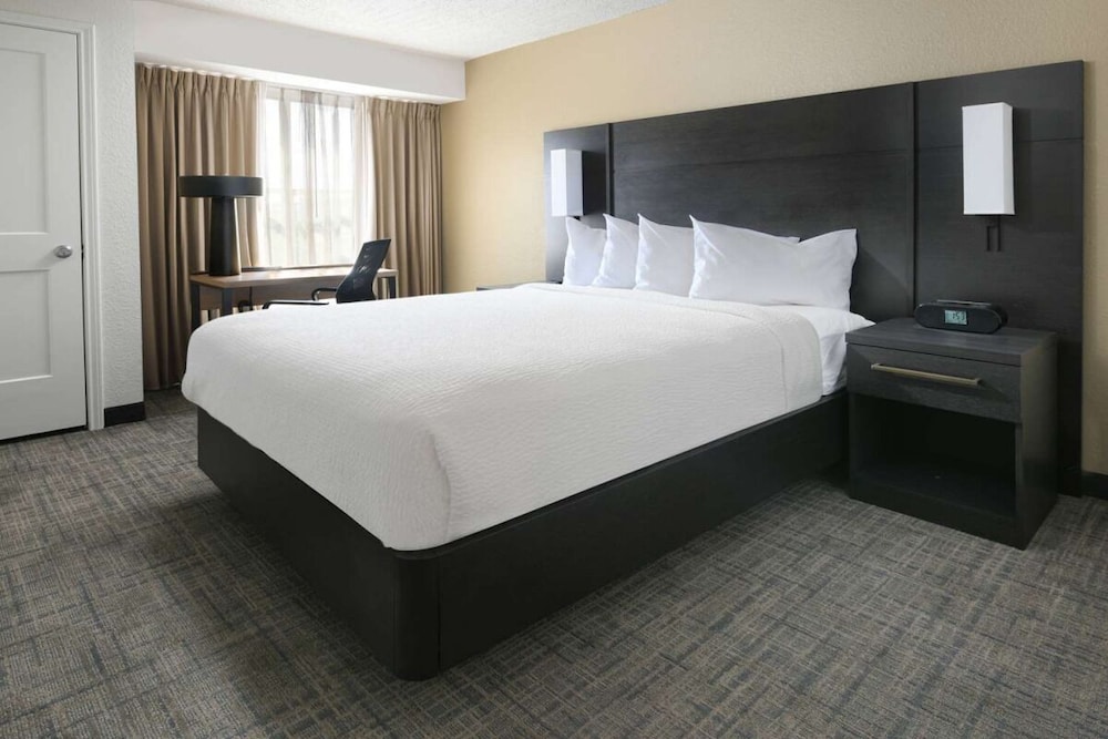 Minutes To The Dallas Arboretum! Pool Access, Bbq & Sports Facilities, Parking! - Richardson, TX