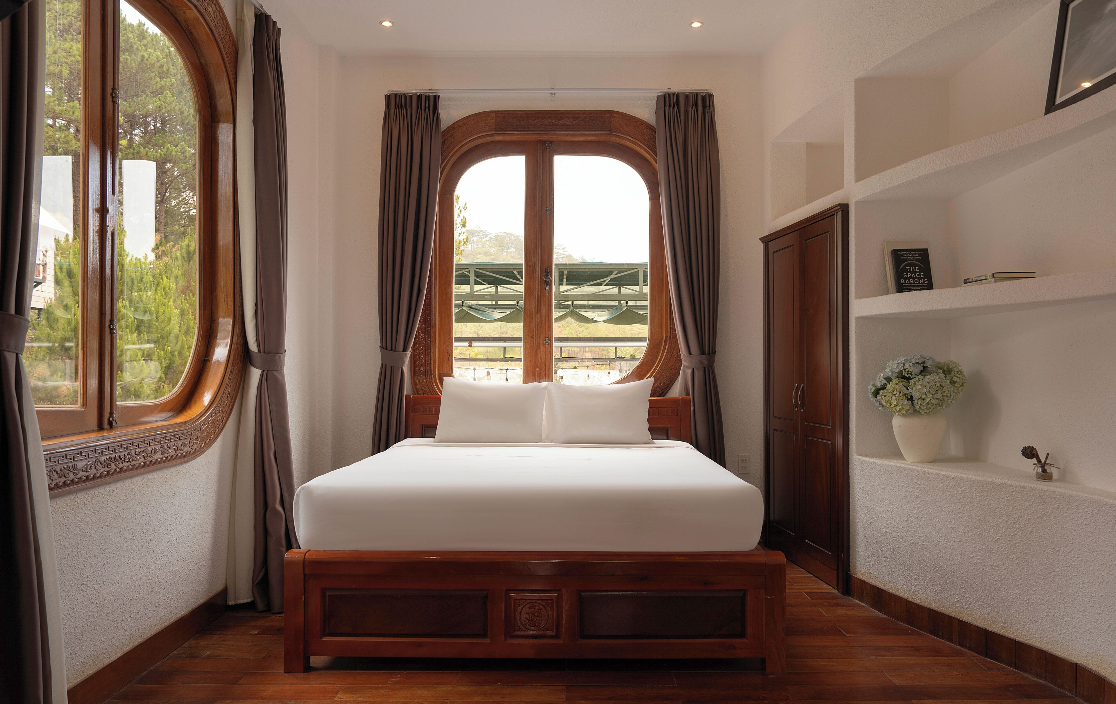 Villa, 3 quartos | Minibar com produtos grátis, secretária, cortinas/cortinados opacos 