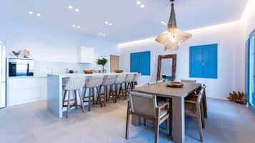 Villa, acessível, fumadores | 4 quartos, internet de alta velocidade