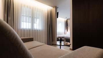 Suíte estúdio júnior | Roupas de cama antialérgicas, frigobar, cofres nos quartos, escrivaninha