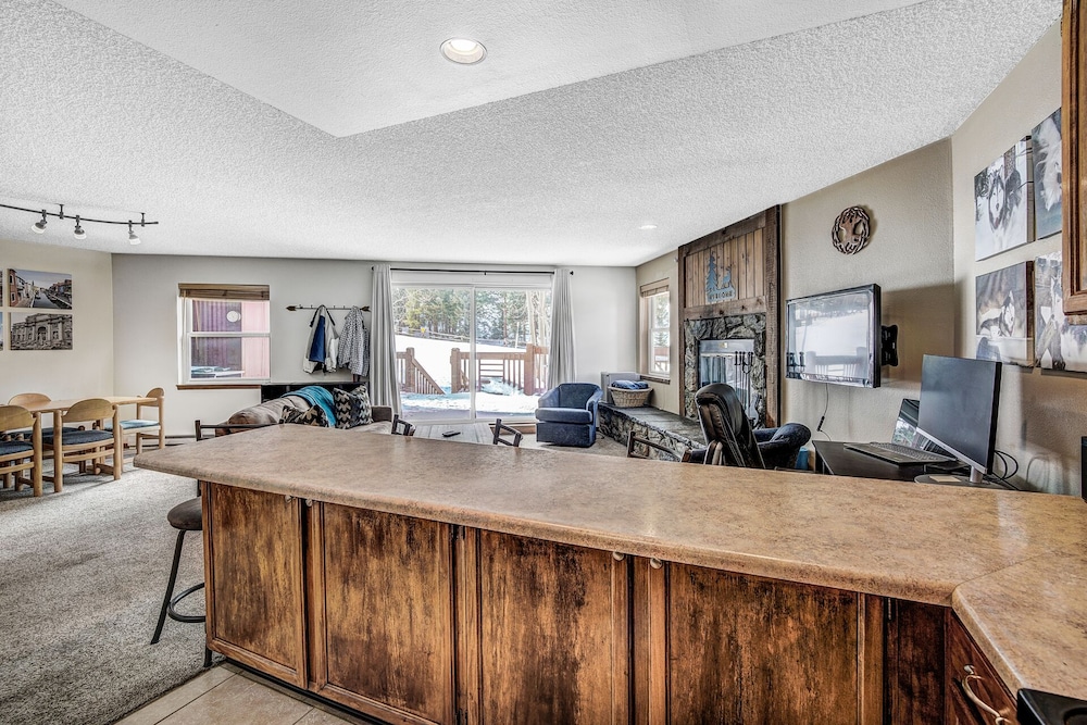 Ski in and out? Tyra Summit has it and more! - Breckenridge | Vrbo