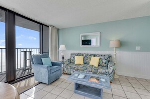 Apartamento em Condomínio Fechado, 1 quarto | Sala de estar