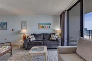 Apartamento em Condomínio Fechado, 1 quarto | Sala de estar