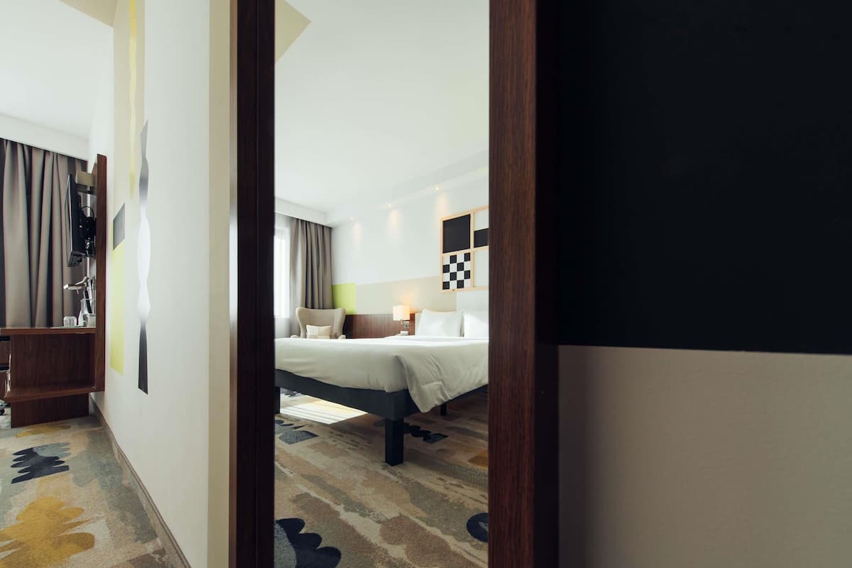 Quarto Standard, 1 cama de casal | Cofre no quarto, secretária