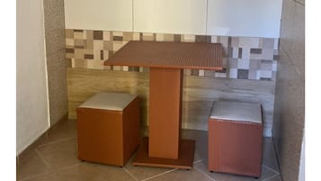 Edredons de pluma, ferros/tábuas de passar roupa, Wi-Fi de cortesia