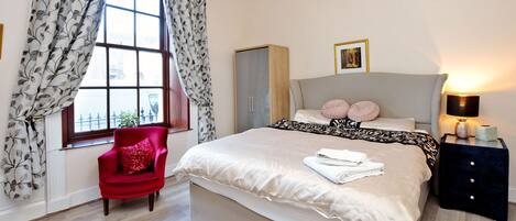 Casa | 9 quartos, ferro/tábua de engomar, Wi-fi grátis