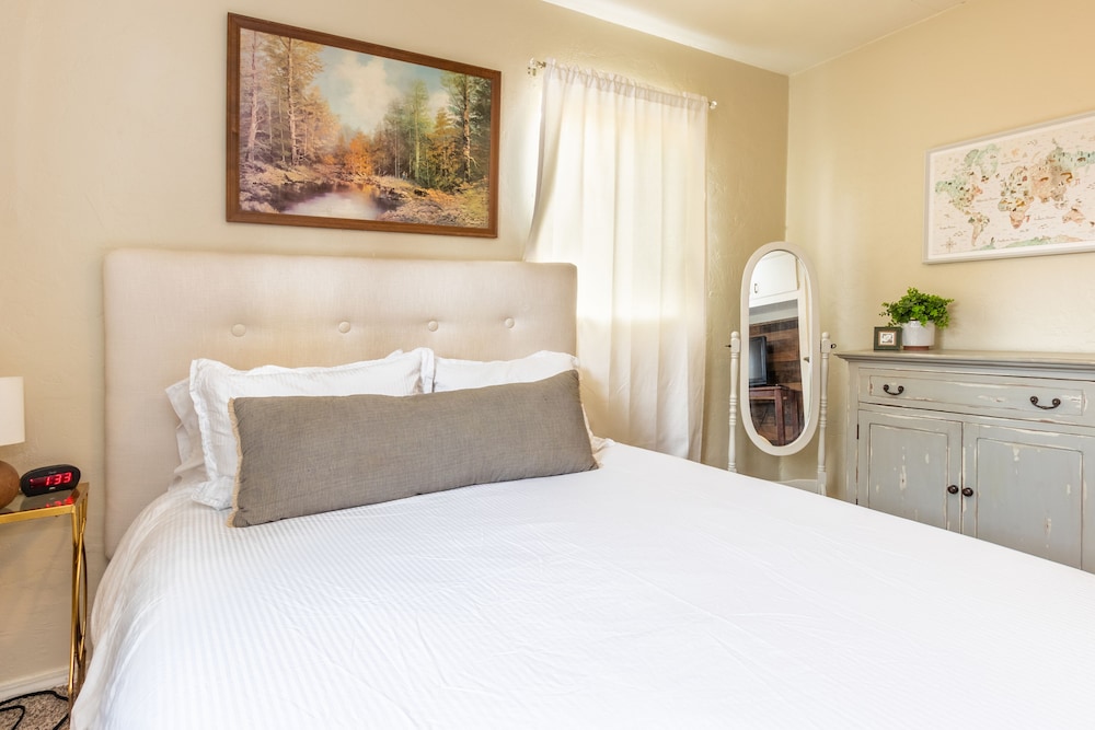 Charming Getaway In Downtown Nampa - Caldwell, ID