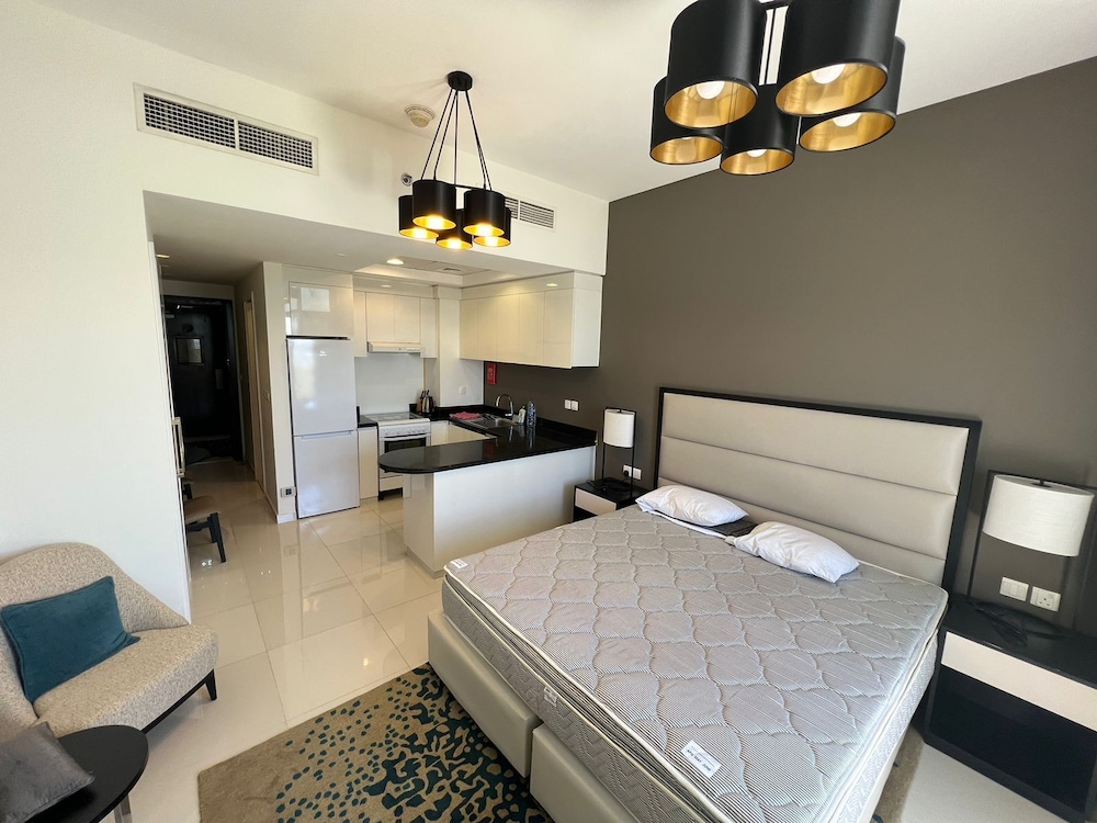 Comfy Studio JVC Tower 108 3203 - Dubai | Vrbo