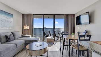 Apartamento em Condomínio Fechado, 1 quarto | Sala de estar