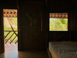 Casa na Árvore Tradicional | Wi-fi grátis, roupa de cama fornecida