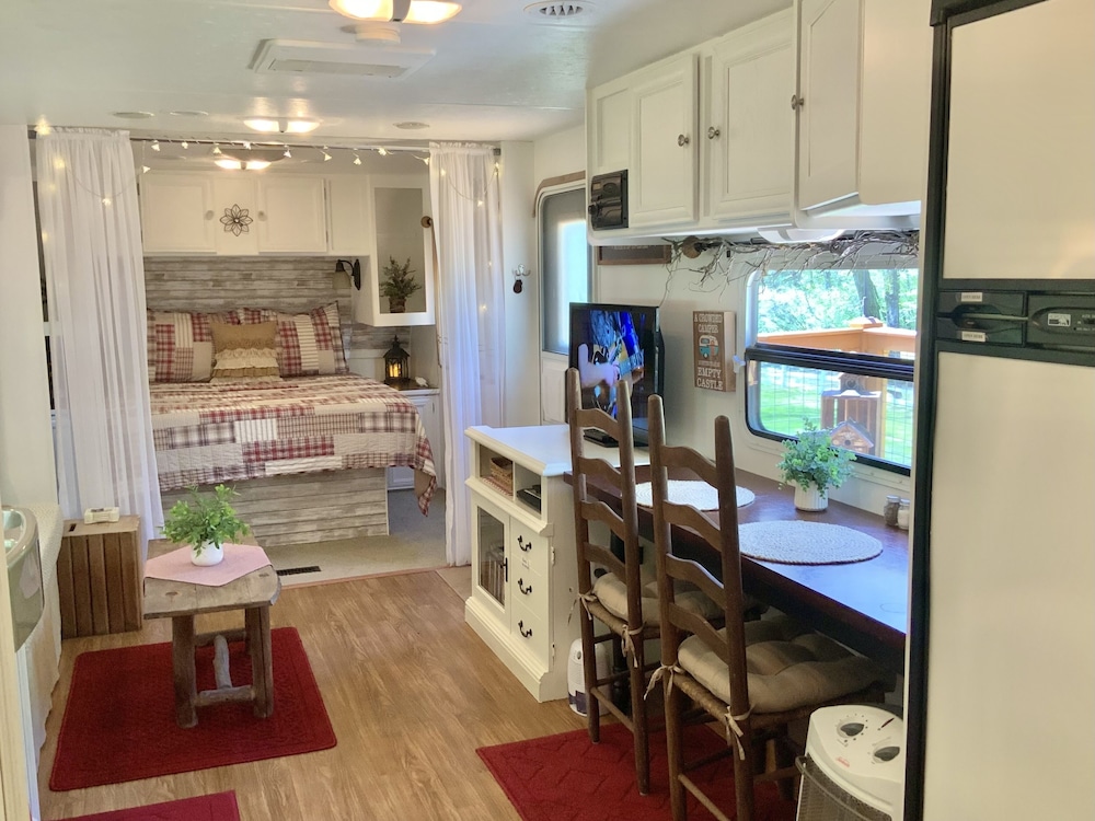 Creekside Glamping Escape! - Georgia