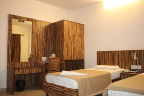 Quarto luxo | Cofres nos quartos, Wi-Fi de cortesia, roupa de cama