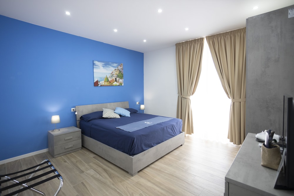 Giuly Suites & Rooms - Napoli