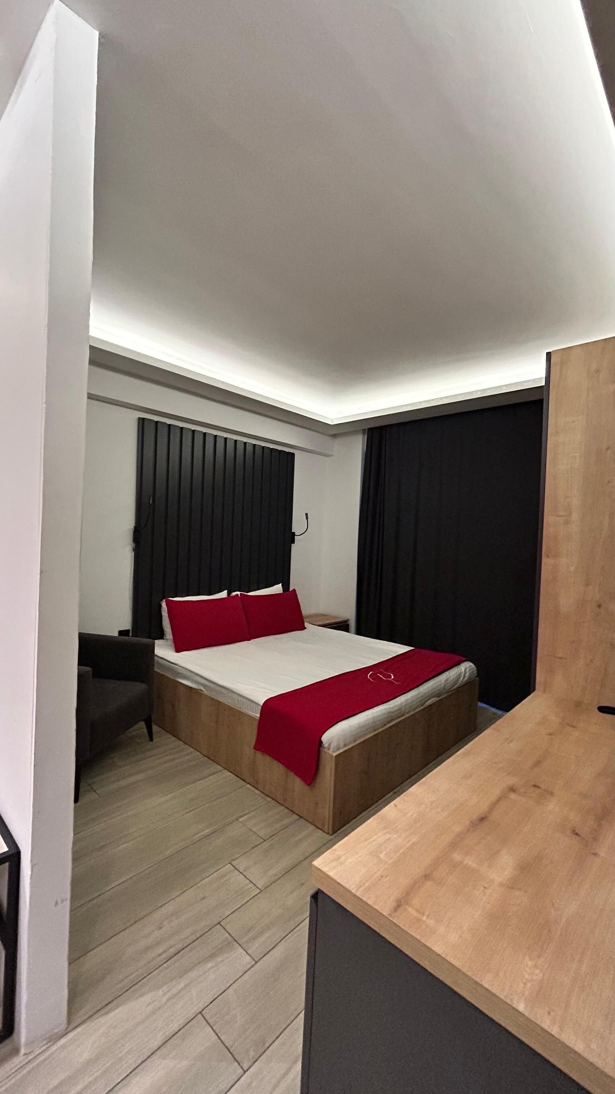 Quarto casal luxo | Roupas de cama premium, frigobar, Wi-Fi de cortesia, roupa de cama