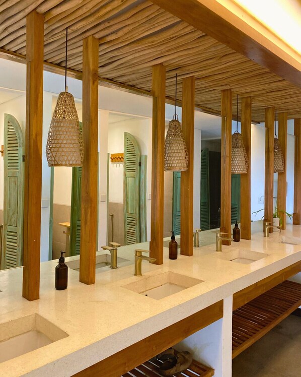 Dormitório compartilhado básico, em dormitório misto | Banheiro compartilhado