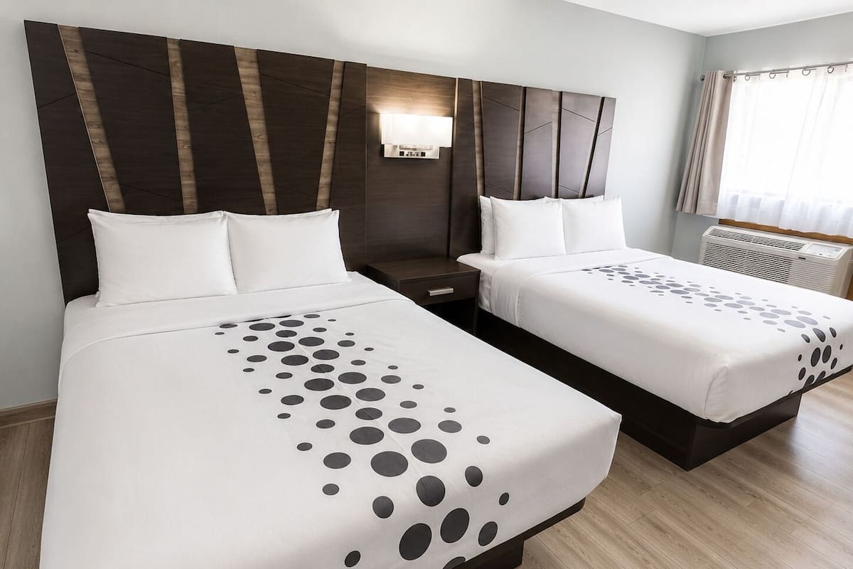 Quarto Duplo ou Twin Comfort | Secretária, secretária adequada para computadores portáteis