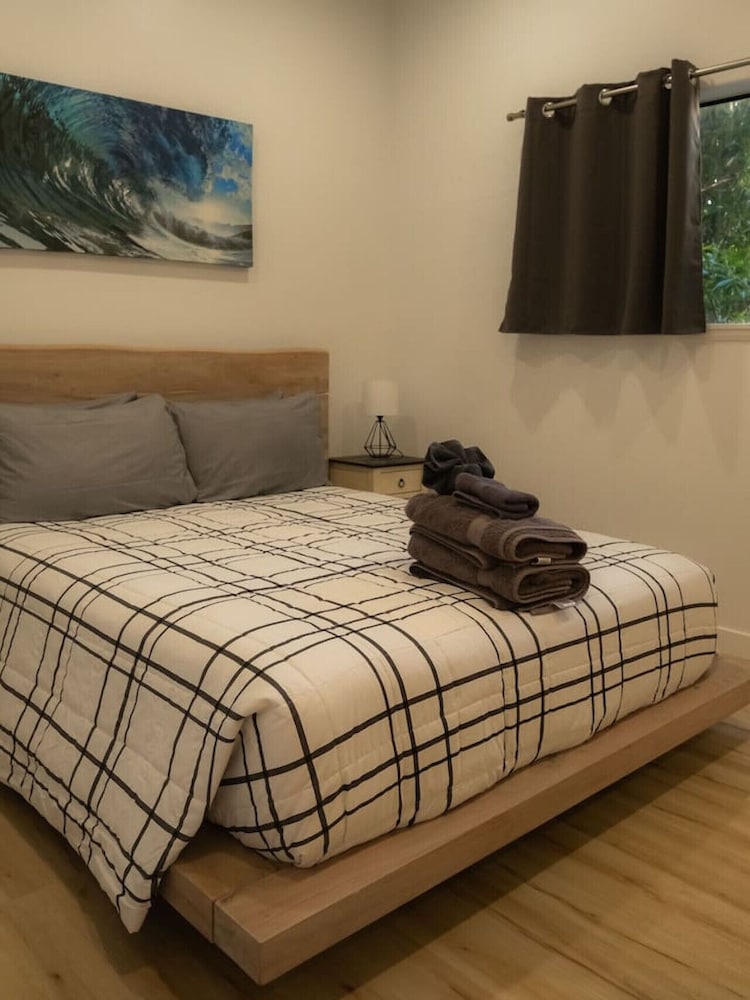 Stunning 4 Bedroom, 1 Block To The Beach! - Manhattan Beach, CA