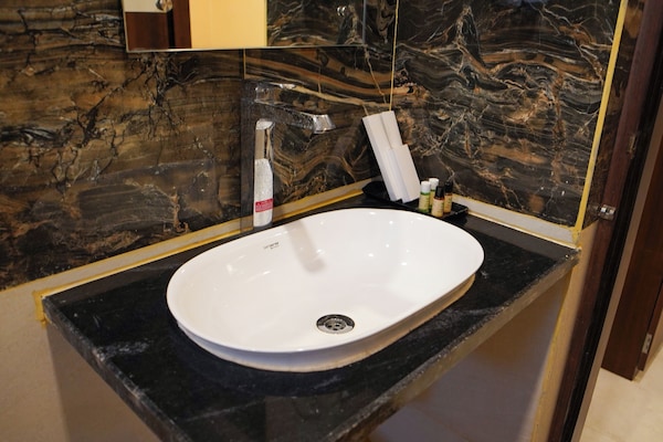 더 로얄 씨 - Digha