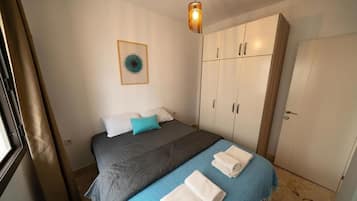 Apartamento, 1 quarto | Ferro/tábua de engomar, Wi-fi grátis, roupa de cama fornecida