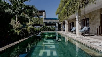 2 piscinas exteriores, espreguiçadeiras