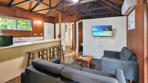 Ferros/tábuas de passar roupa, Wi-Fi de cortesia, roupa de cama