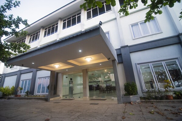 Fachada da propriedade