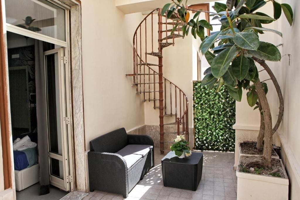 Quarto casal luxo, vista para a cidade (4) | Cofres nos quartos, cortinas blackout, ferros/tábuas de passar roupa