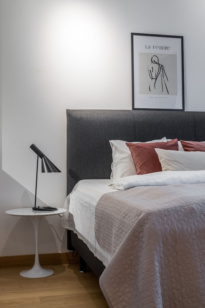 Lovely Townhouse With Own Sauna At Kamppi - Helsinki