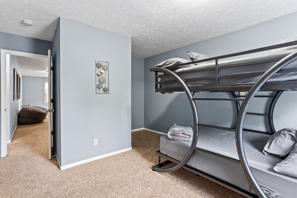 Park Lake Getaway - East Lansing, MI