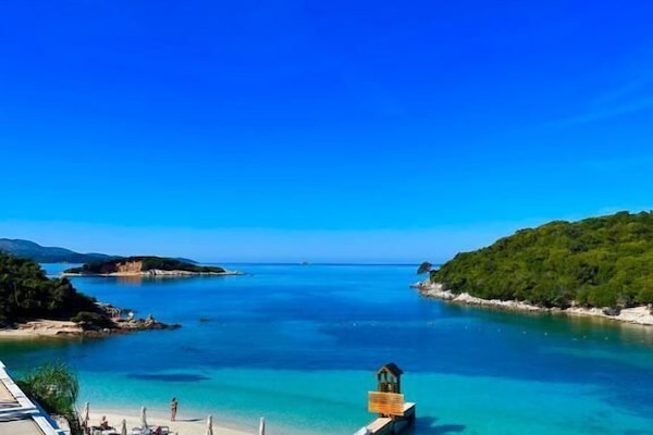 Vista para praia/oceano