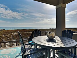 Casa, várias camas, varanda, vista para o oceano | Refeições ao ar livre