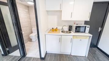 Estúdio | Cozinha privada | Um frigorífico, um micro-ondas, uma placa de cozinha