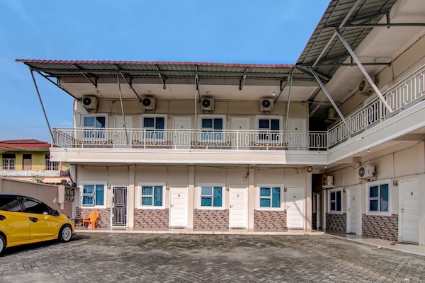 Hotel O Putri Homestay Syariah Near Spbu 14.282.694 (Air Hitam) - West Sumatra