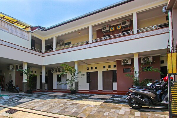 Hotel O Wahidin Guesthouse - Pekalongan
