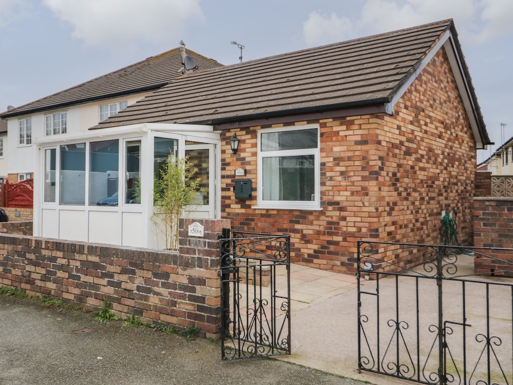 50a Lloyd Street West - Llandudno