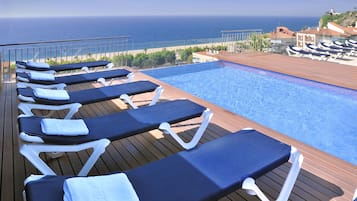 2 piscinas exteriores