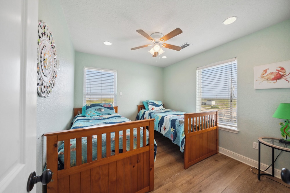 2900 Beach Road - Colorado River In Matagorda - Matagorda, TX