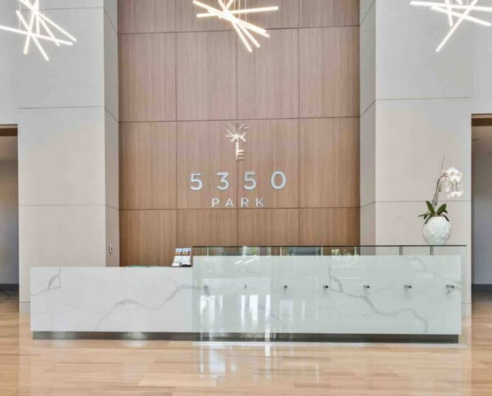 Elegant And Exclusive Studio In 5350 Luxury Tower - South Lake, Miami