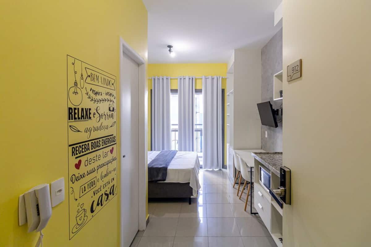 Apartamento Comfort | Cortinas/cortinados opacos, ferro/tábua de engomar, Wi-fi grátis 