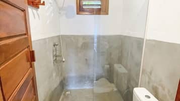 Quarto Standard | Casa de banho | Toalhas fornecidas