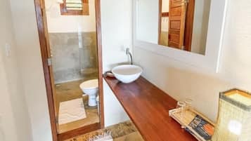 Quarto Standard | Casa de banho | Toalhas fornecidas