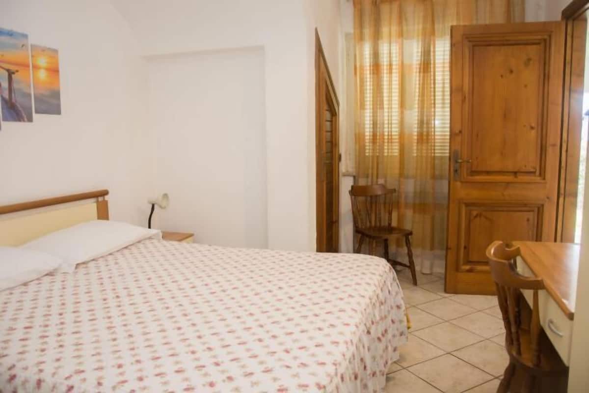 Wi-Fi de cortesia, roupa de cama