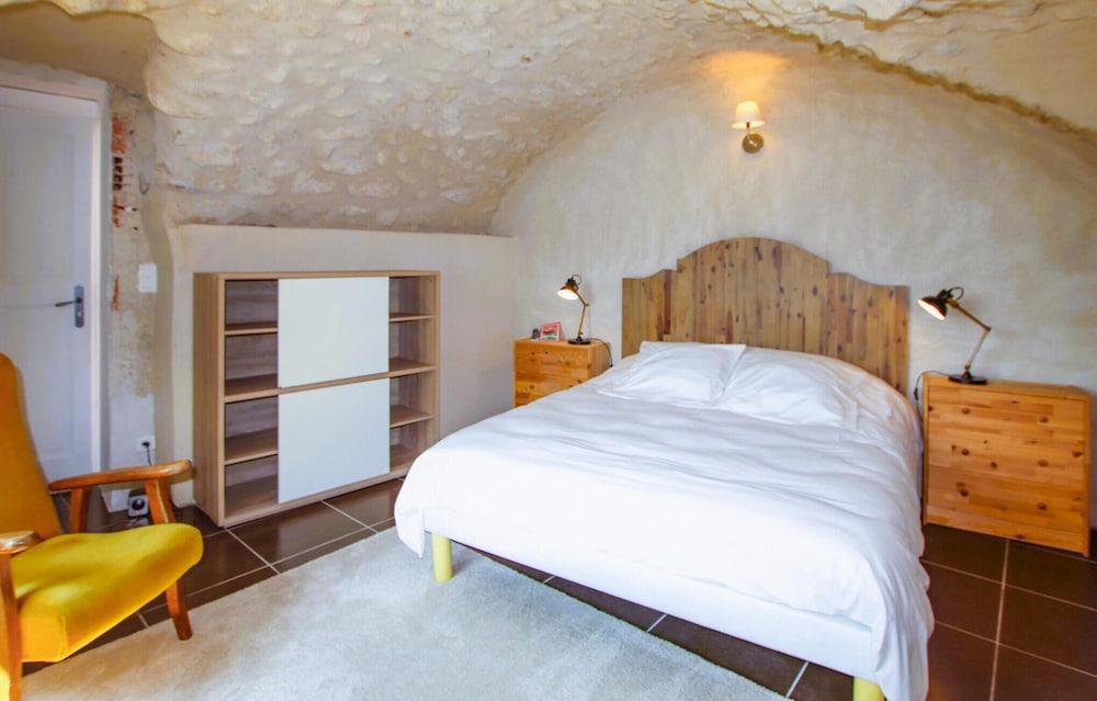 Beautiful Home In Die - Die