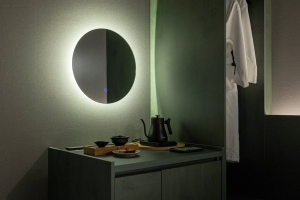 Massage Chair Room | Edredões de penas, secretária