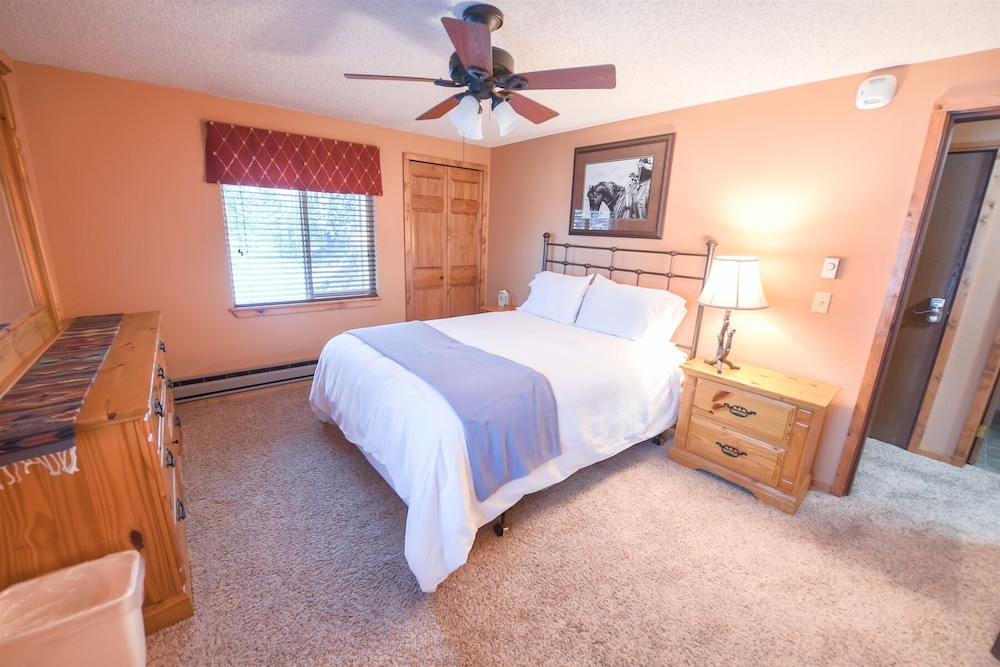 Trapper Condo Unit 7 - West Yellowstone, MT