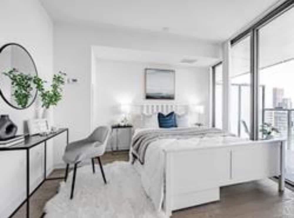 City View Condo Downtown Toronto Gym/Pool 1 Queen Bed W kitchen ...