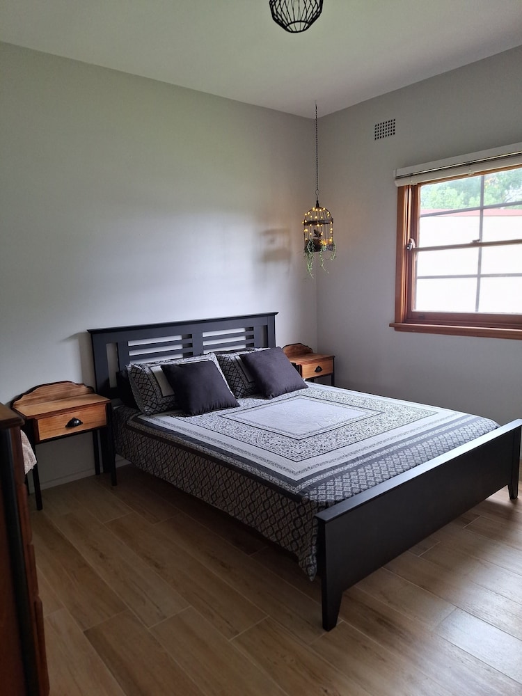 Bokkie's Barn - Country Charm In The Heart Of Richmond - Sydney